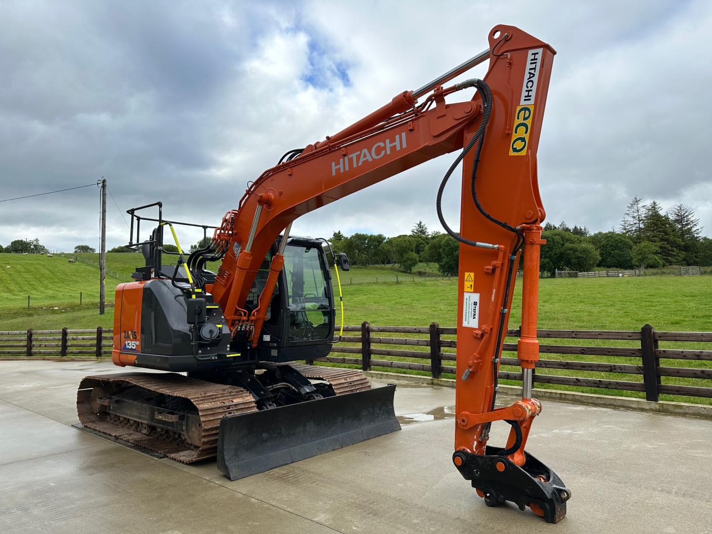2020 Hitachi ZX135 US-6 With Blade